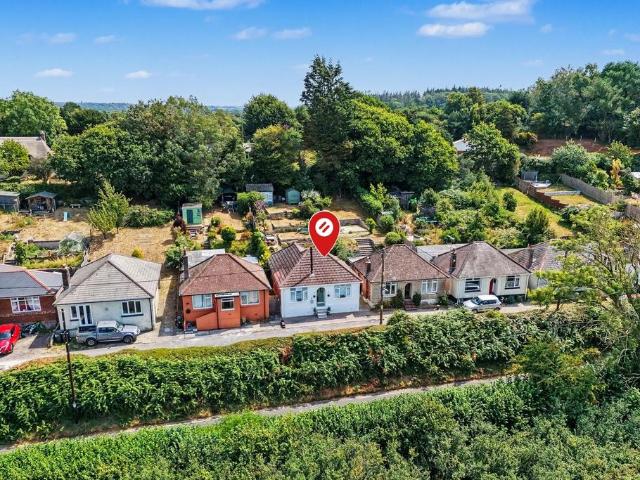2 bedroom detached bungalow for sale