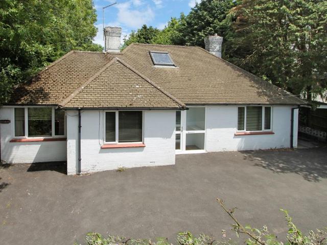 2 bedroom detached bungalow for sale