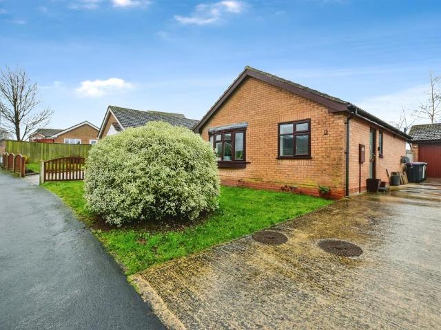 2 bedroom detached bungalow for sale