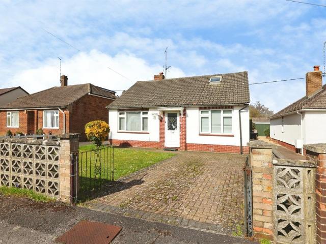 2 bedroom detached bungalow for sale