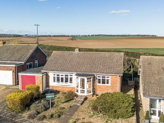 2 bedroom detached bungalow for sale