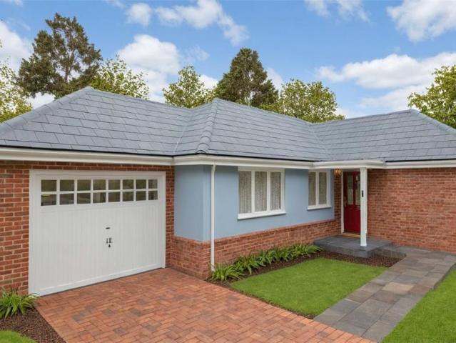 2 bedroom detached bungalow for sale