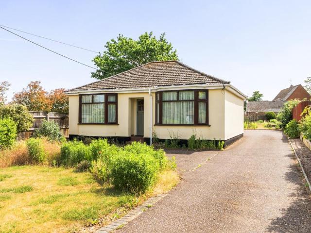 2 bedroom detached bungalow for sale