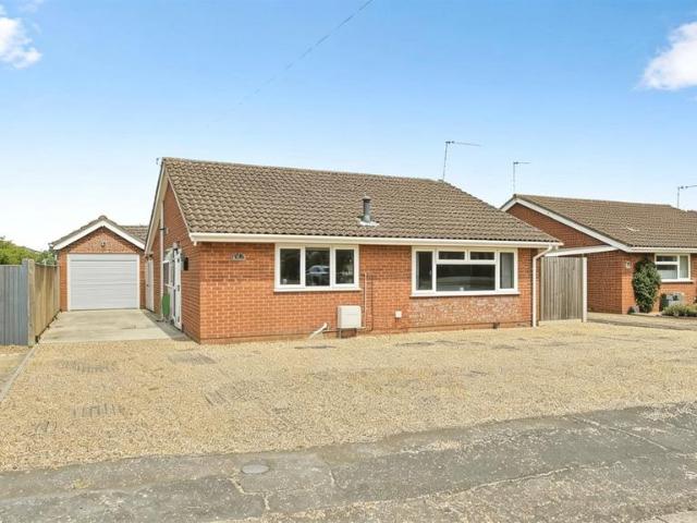 2 bedroom detached bungalow for sale
