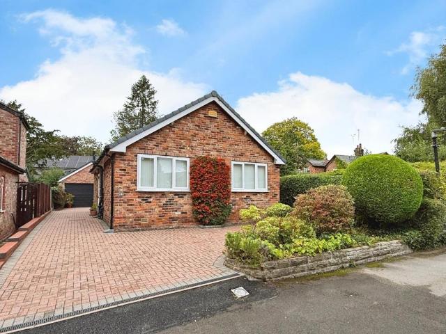 2 bedroom detached bungalow for sale