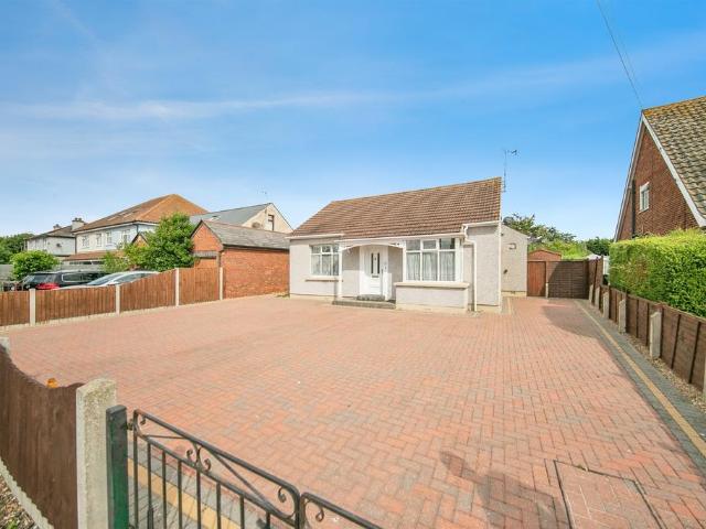 2 bedroom detached bungalow for sale
