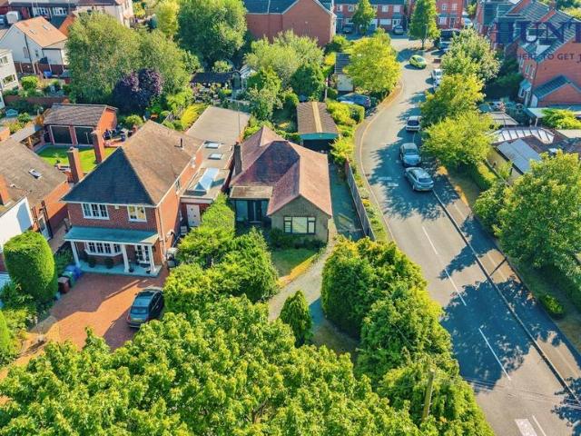 2 bedroom detached bungalow for sale