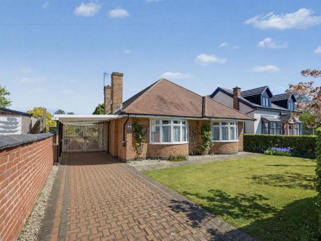 2 bedroom detached bungalow for sale