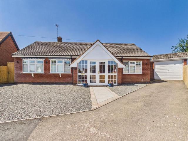 2 bedroom detached bungalow for sale