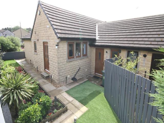 2 bedroom detached bungalow for sale