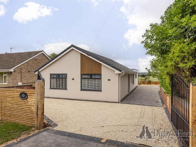 2 bedroom detached bungalow for sale