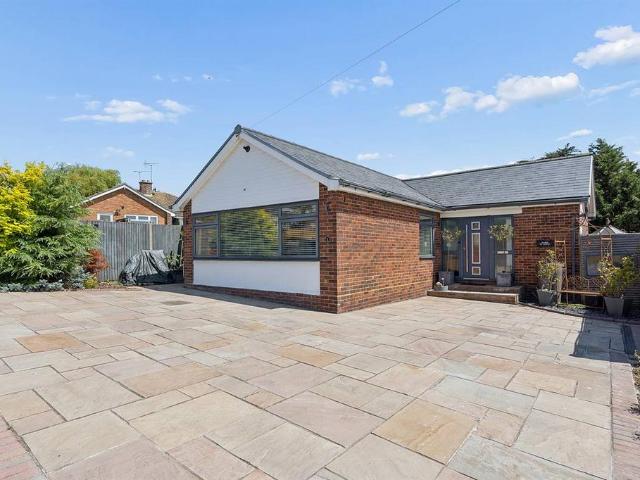 2 bedroom detached bungalow for sale