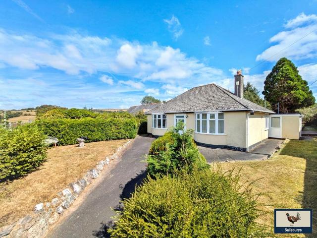 2 bedroom detached bungalow for sale