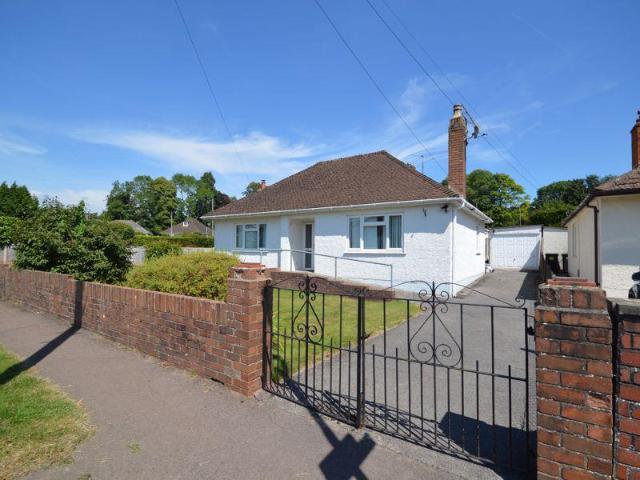2 bedroom detached bungalow for sale