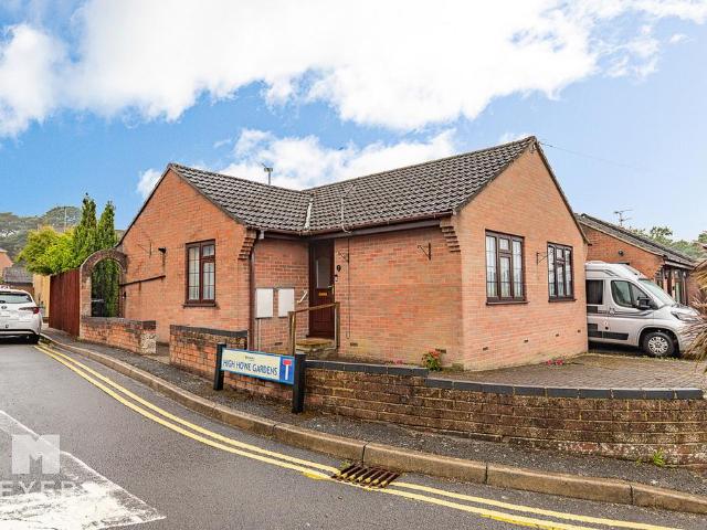 2 bedroom detached bungalow for sale
