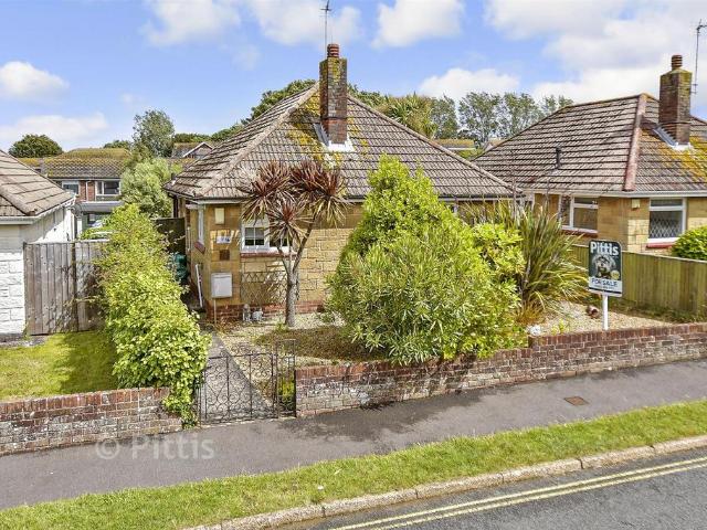 2 bedroom detached bungalow for sale