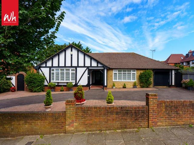 2 bedroom detached bungalow for sale