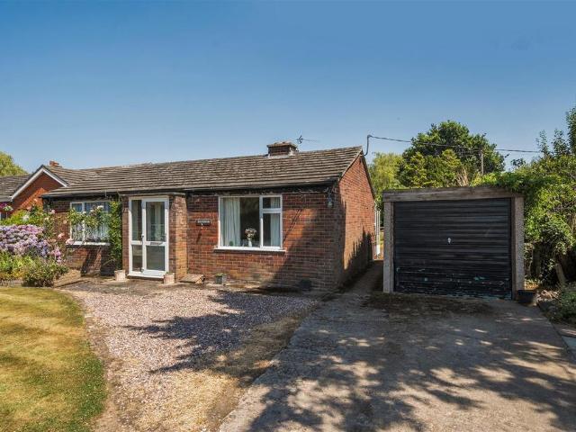 2 bedroom detached bungalow for sale