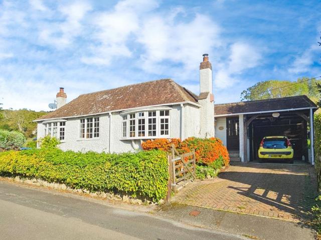 2 bedroom detached bungalow for sale