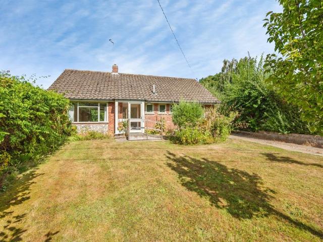2 bedroom detached bungalow for sale