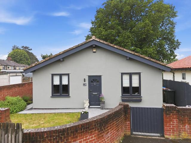 2 bedroom detached bungalow for sale