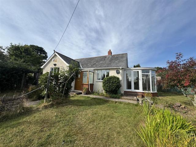 2 bedroom detached bungalow for sale