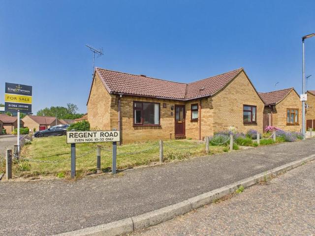 2 bedroom detached bungalow for sale