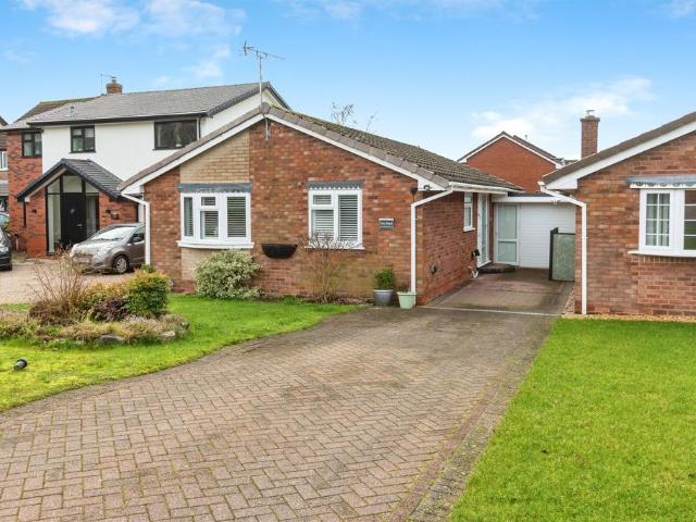 2 bedroom detached bungalow for sale