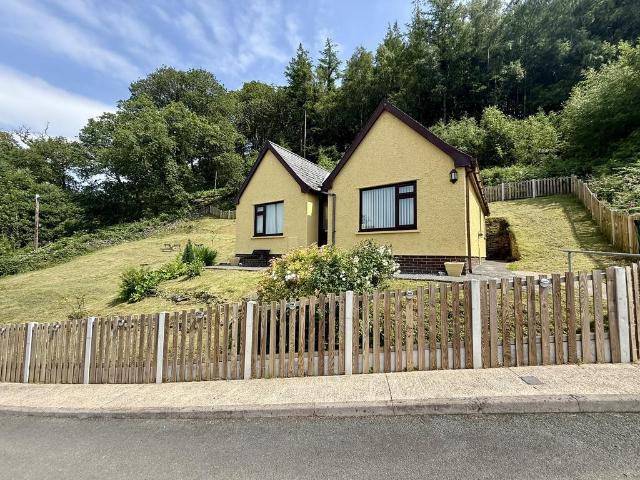 2 bedroom detached bungalow for sale