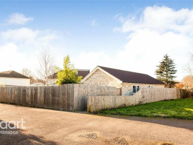 2 bedroom detached bungalow for sale
