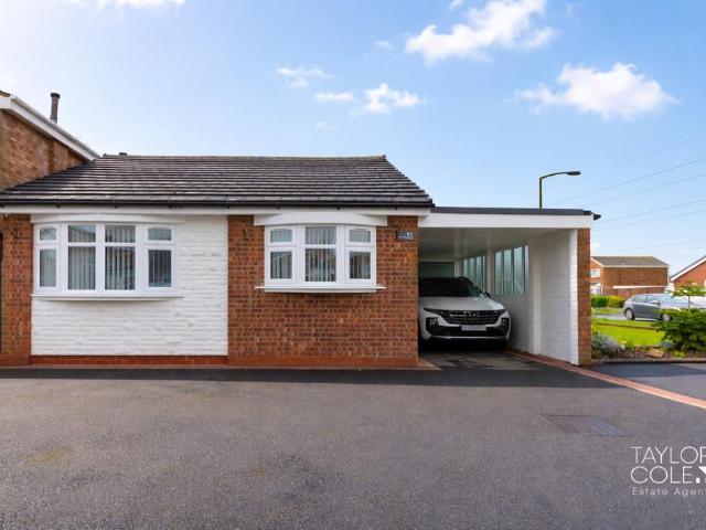 2 bedroom detached bungalow for sale