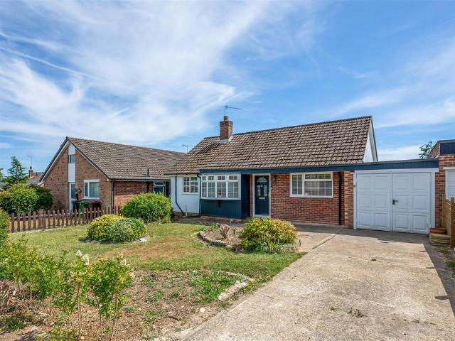 2 bedroom detached bungalow for sale
