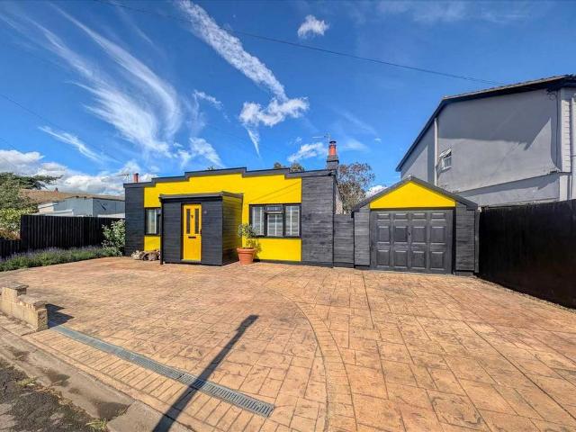 2 bedroom detached bungalow for sale