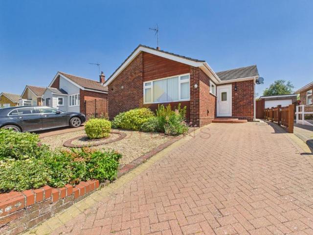2 bedroom detached bungalow for sale