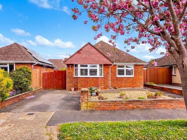2 bedroom detached bungalow for sale