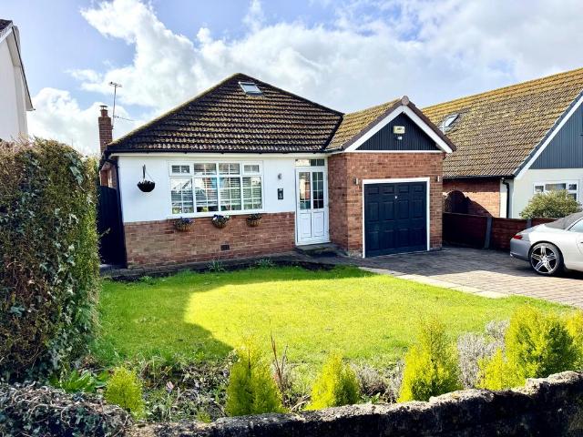 2 bedroom detached bungalow for sale