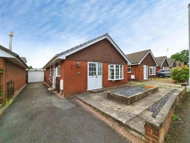2 bedroom detached bungalow for sale