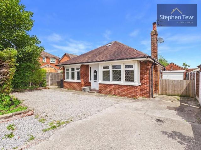 2 bedroom detached bungalow for sale