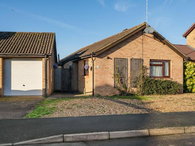 2 bedroom detached bungalow for sale