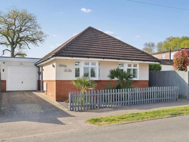 2 bedroom detached bungalow for sale