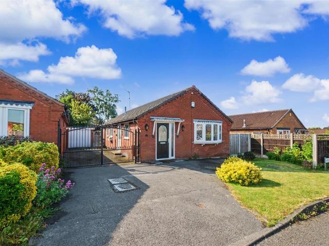 2 bedroom detached bungalow for sale