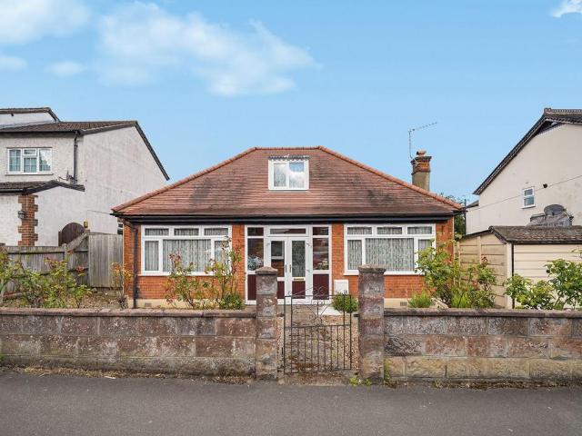 2 bedroom detached bungalow for sale