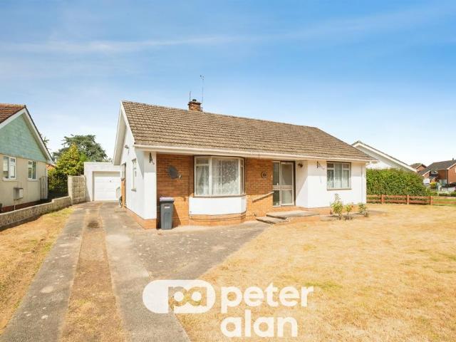 2 bedroom detached bungalow for sale