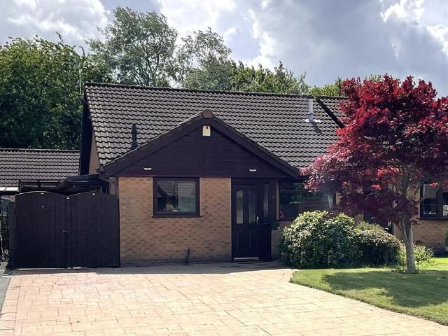 2 bedroom detached bungalow for sale