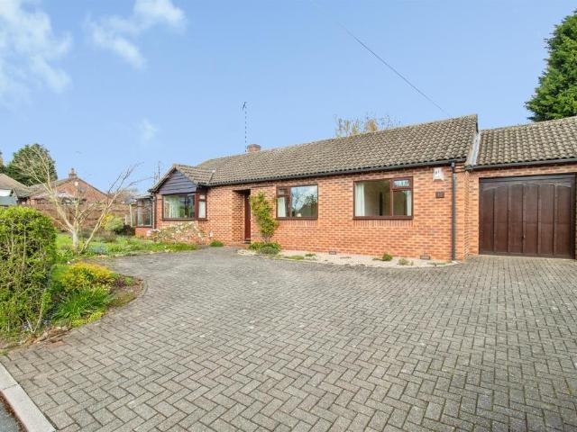 2 bedroom detached bungalow for sale