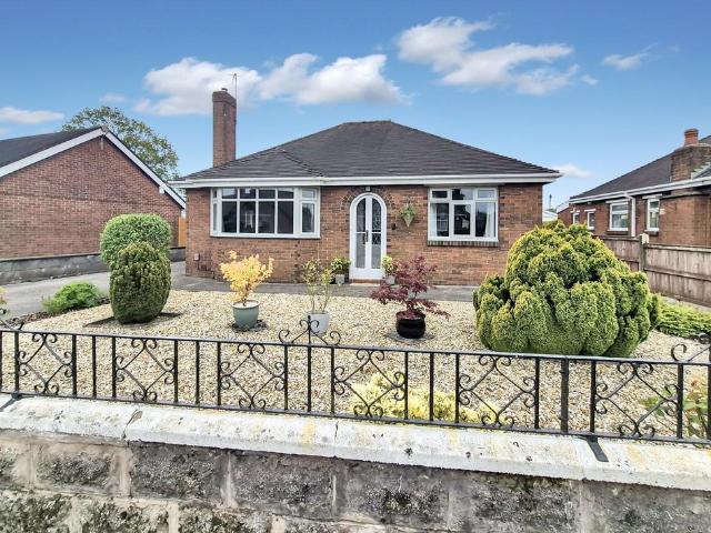 2 bedroom detached bungalow for sale