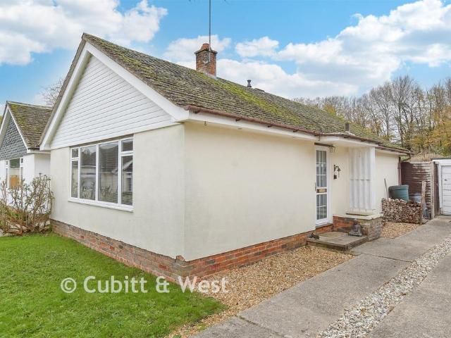 2 bedroom detached bungalow for sale