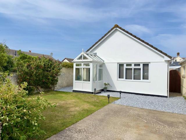 2 bedroom detached bungalow for sale