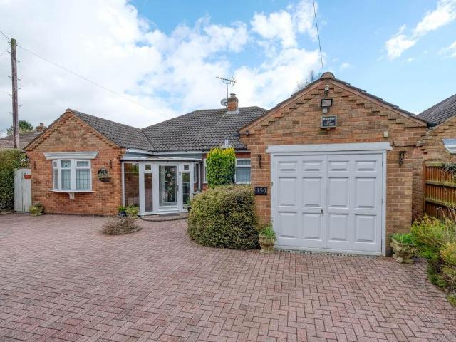2 bedroom detached bungalow for sale