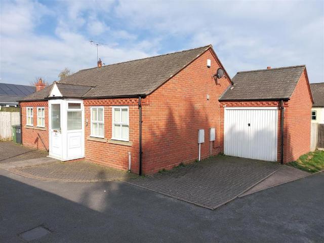 2 bedroom detached bungalow for sale